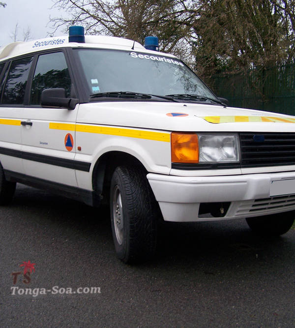 AU5019 : range rover 4x4 ambulance (Lepasteur - Auto-Moto-Bateau)