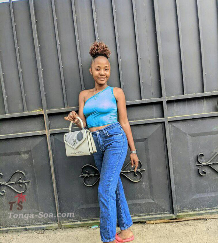 Album Photos des Femmes - (le Trombi Tonga-Soa.com )