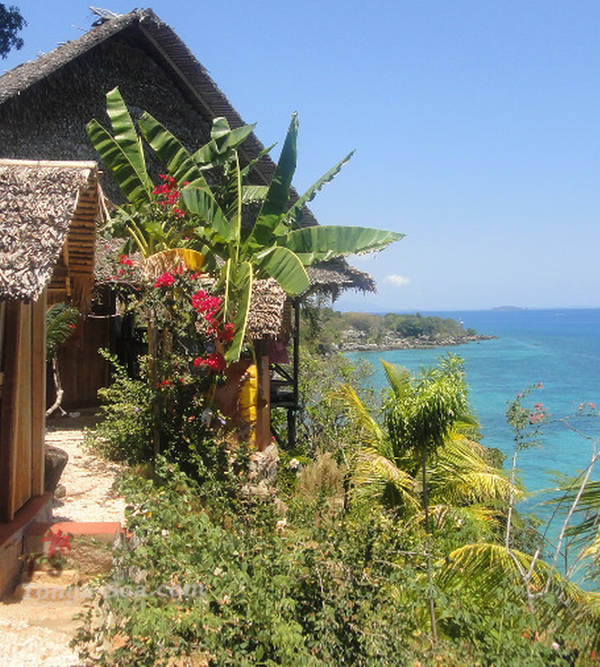 IM15207 : Bungalow au bord de l'eau a Nosy Komba (Renardine - Immobilier)